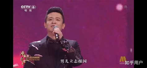 王菲在湾区升明月演唱为什么不戴耳返？ 知乎