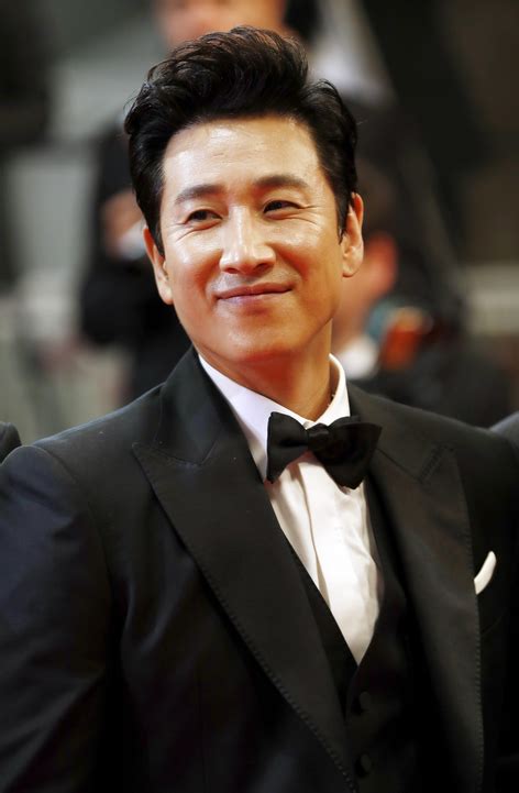 Lee Sun Kyun Trovato Morto Lattore Protagonista Di Parasite