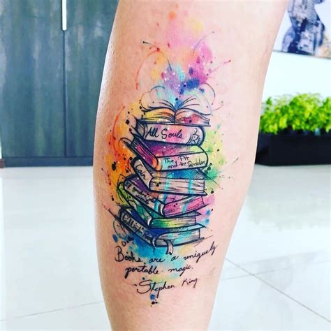 Tatuagem de livros opções para quem ama uma boa história Rafaela Gomes Barbosa