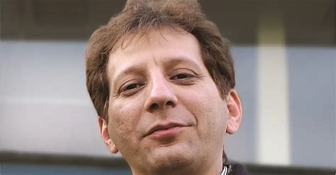 بابک زنجانی توسط خامنه‌ای عفو شد و حکم اعدامش به ۲۰ سال زندان تغییر کرد