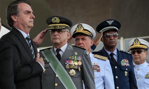 Comandantes Das Forças Armadas Pedem Demissão Conjunta • Dol