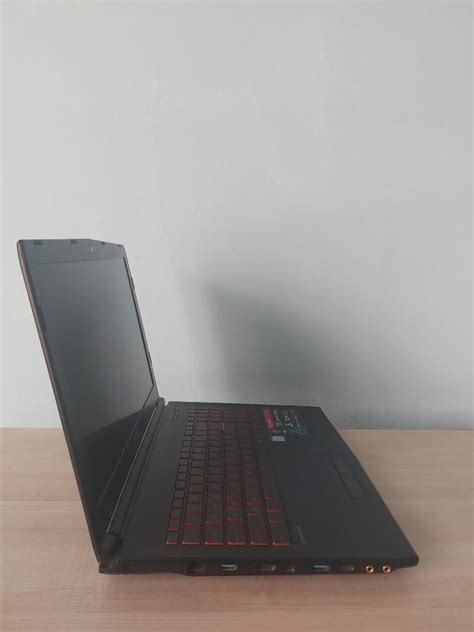 MSI GL62M 7RDX I5 7300HQ 4GB 128GB SSD 2GB Nvidia GTX 1050 Backlit FULL