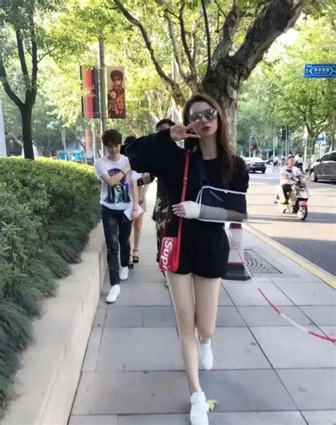 盤點娛樂圈的混血美女，張栢芝美膩，楊穎顏值高，戚薇穿衣風格好 每日頭條