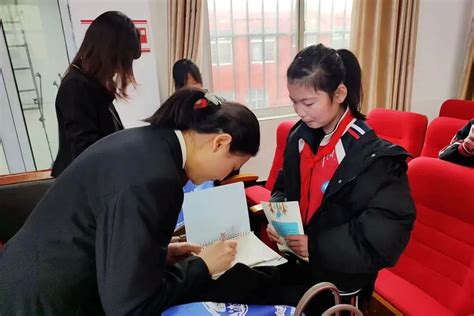 小法槌”普法宣讲】郯城法院：普法进“村小”，一个不能少！澎湃号·政务澎湃新闻 The Paper