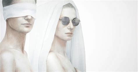 벨기에 극사실 누드화 몰려왔다