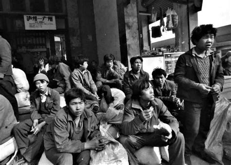 1998年中国下岗潮与2023年年轻人失业：两代人的困境与选择 哔哩哔哩