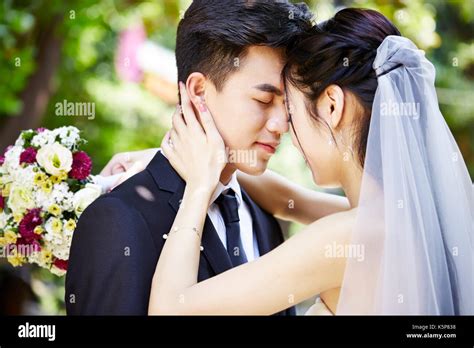 Asians Kissing Telegraph