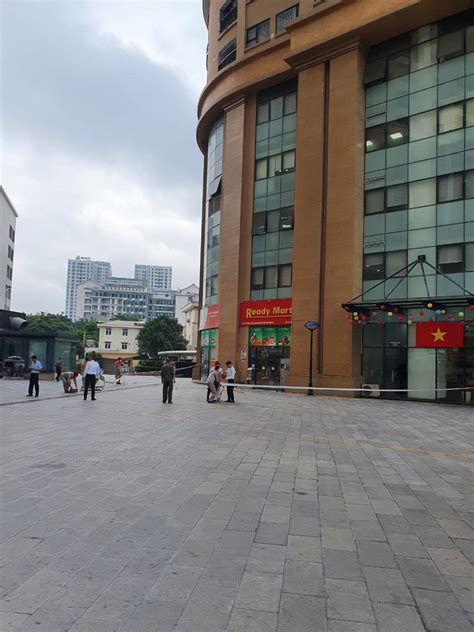 Người đàn ông Rơi Từ Tầng Cao ở Chung Cư Kim Văn Kim Lũ