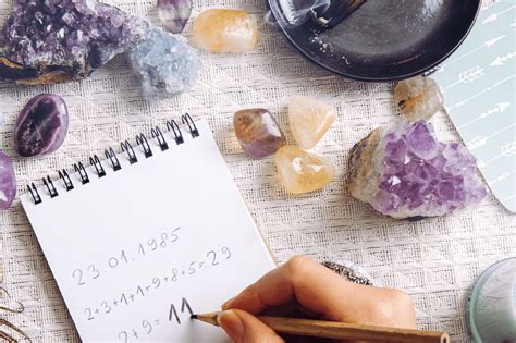 O Que é Numerologia Astrologia E Tarot Por Tici Vitoria