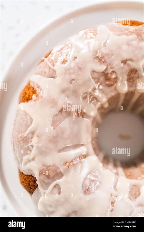 Simple Vanilla Bundt Cake From Box Cake Stock Photo Alamy