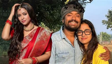 বয়সে ছোট ছেলেকে কেন বিয়ে করছেন সোহিনী সরকার