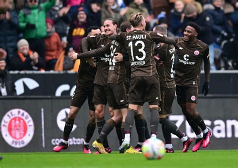 Jetzt im Liveticker So läuft es für St Pauli gegen Kaiserslautern