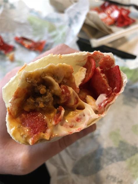 Steak Quesarito R Tacobell
