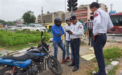 66 Drop In Delhi Traffic Violations For September After Fine Hikes Police