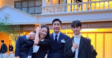 장신영♥강경준 가족사진닮아서 더 행복한 붕어빵 네 식구