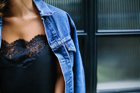 What To Wear With A Lace Tank Top Under Tec