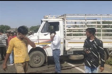 Road Accident महीसागर में टेंपो और कार की जोरदार भिड़ंत