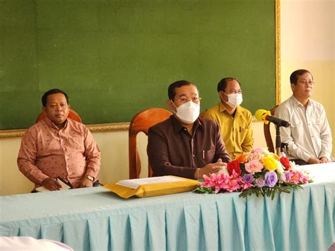 អភិបាលខេត្តតាកែវ អញ្ជើញកាត់ស្រោមលទ្ធផលប្រឡងបាក់ឌុប ក្នុងនោះ សិស្សប្រឡងជាប់និន្ទេស A ចំនួន ៦៩នាក់