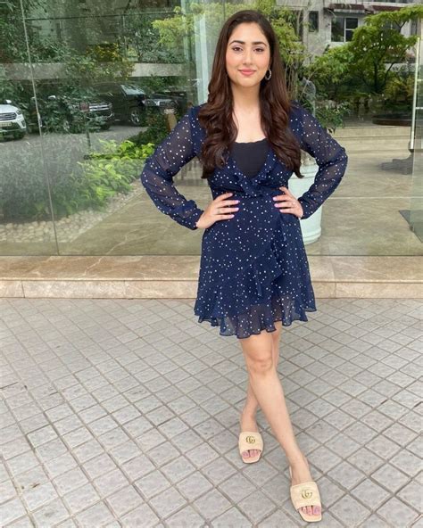 Disha Parmar Outfits And Looks K4 Fashion