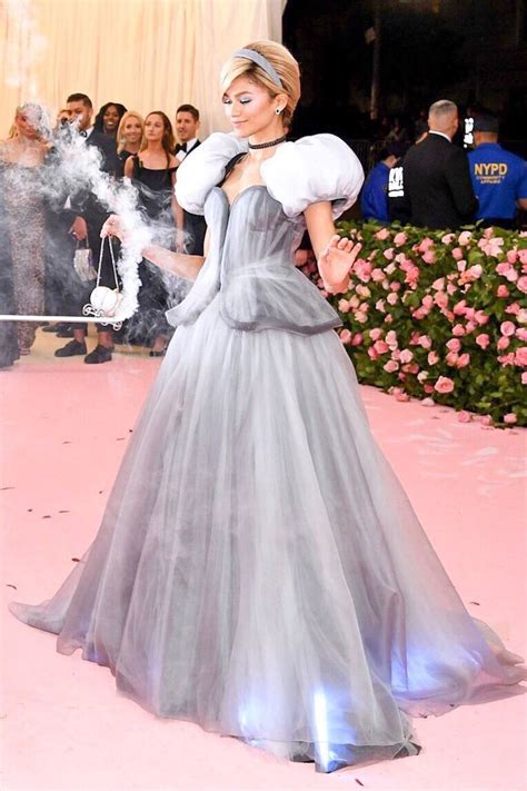 Zendaya Blue Outfit Stylish Fashion Inspiration
