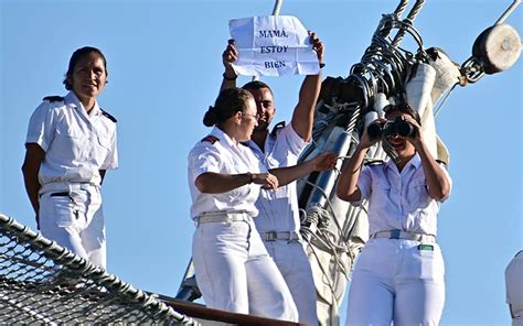 Engrandecer la salida anual de buque escuela de la Armada española