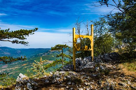 Banjska 스 테 나 관점에서 타 국립 공원 Mitrovac 세르비아 근처 Drina 강 협곡 및 절벽 Perucac 호수와