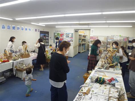 10月17日（日）藤江駅前オアシスでフリーマーケットが開催されました。 藤江校区まちづくり協議会