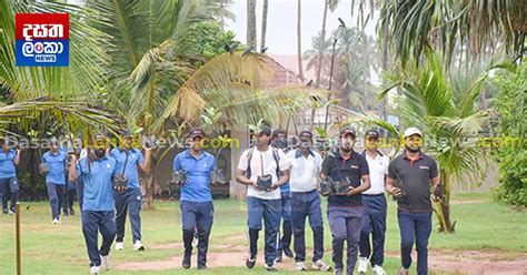 ලෝක පරිසර දිනයට සමගාමී ව කඩොලාන රෝපණය කිරීමේ වැඩසටහනක් ඡායාරූප