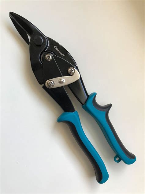 11 Simple Ways To Cut Wire Without A Wire Cutter Illustrated DailyHomeSafety