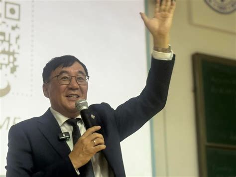 Ж Галбадрах Зөвхөн нэг судлагдахууны багш бус хүүхдэд итгэл өгдөг хүүхдийг асаадаг ХҮНИЙ БАГШ