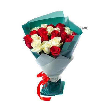 Доставка на цветя с Е цвете Класически букет от бели и червени рози Букет Розы Букет цветов
