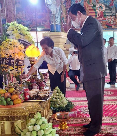 ប្រតិភូក្រសួងមុខងារសាធារណៈ អញ្ជើញចូលរួមគោរពវិញ្ញាណក្ខន្ធ ឧបាសក នាង មិន