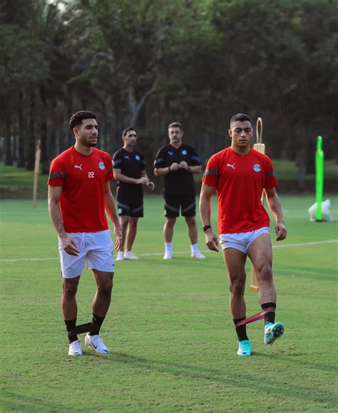 فقرات علاجية لمحمد صلاح منتخب مصر يواصل تدريباته استعدادًا لمباراة