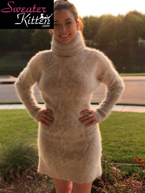 40 L Fuzzy And Fluffy Fitted Angora Sweater With Tight And High 100cm