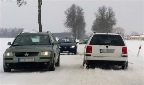 Odszkodowanie za uszkodzenie samochodu na nieodśnieżonej drodze WP Moto