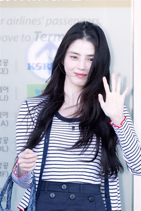 한소희 공항패션 청순함 그 자체 패션서울