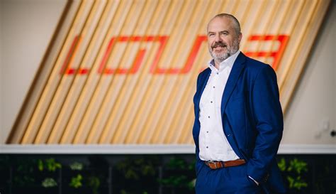 Bazar za miliardu Pavel Louda otevřel krytý autosalon pro tři tisíce