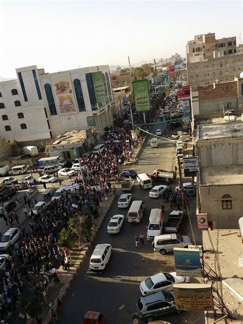 صور أولية من مظاهرات صنعاء الرافضة لـالانقلاب ضد الحوثيين المصدر