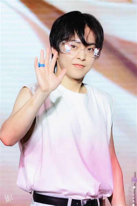 𝟐𝟑𝟎𝟕𝟐𝟑 𝐄𝐗𝐎 𝐚𝐭 ‘𝐄𝐗𝐈𝐒𝐓 𝐄𝐯𝐞𝐫𝐥𝐢𝐧𝐞 𝐎𝐟𝐟𝐥𝐢𝐧𝐞 𝐅𝐚𝐧𝐬𝐢𝐠𝐧 Exo Xiumin Exo Exo