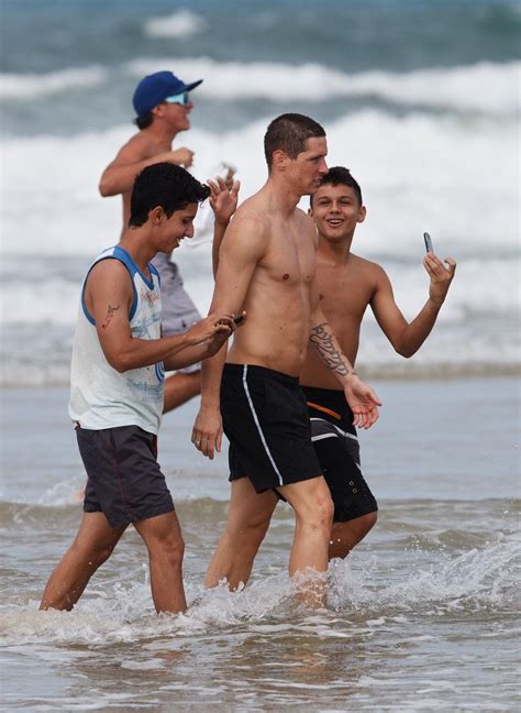 Fernando Torres With His Fans Samba Fifa Under The Sea Real Madrid
