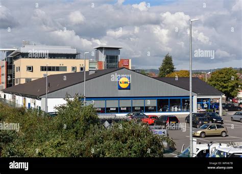 Lidl Store High Resolution Stock Photography And Images Alamy