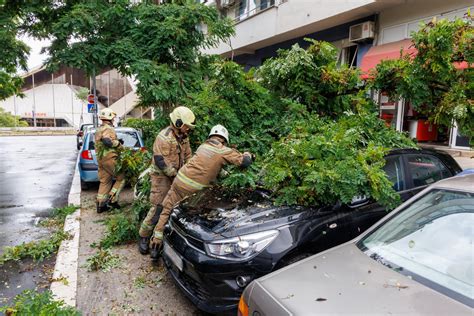 Slobodna Dalmacija Splitski Vatrogasci Se Taru Od Posla Opet Su