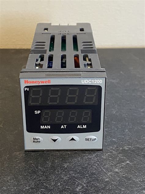 Honeywell Udc1200 Temperature Controller Dc120 210002000 Udc1200 Ebay