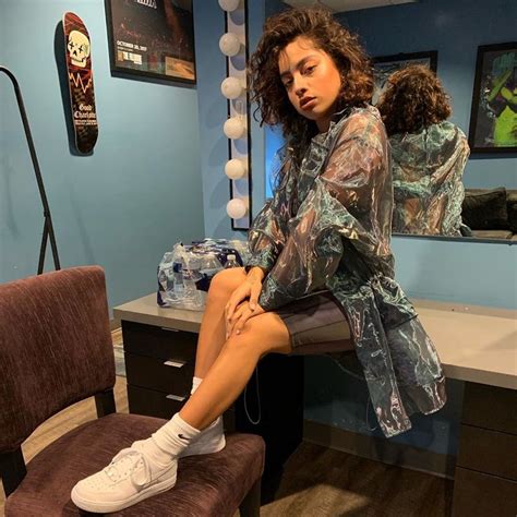 Pin By Pinner On Kiana Lede Fashion Women S Top Fashion Store