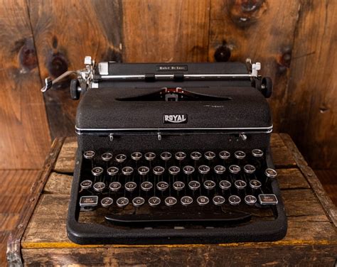 1940s Royal Deluxe Portable Typewriter Quiet De Luxe Etsy