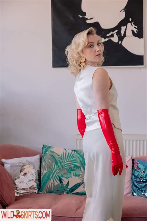 Evanna Lynch Luna Lovegood Reportedly Evannalynch Nude Instagram