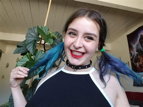 Do You Like My Pigtails Scrolller