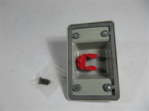 Scepter Vsc1510 Weatherproof Toggle Switch Cover Single Gang Missing