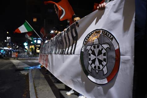 Napoli Aggressione Ad Antifascista Arrestati Tre Di Casapound Il