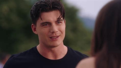 Auscaps Zane Holtz Shirtless In Tempting Fate